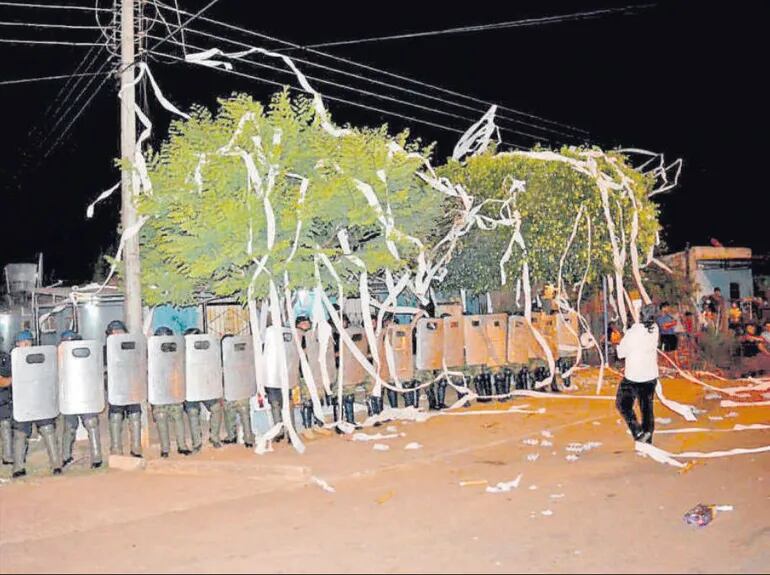 Se completan 30 días de abucheo en Concepción - Interior - ABC Color