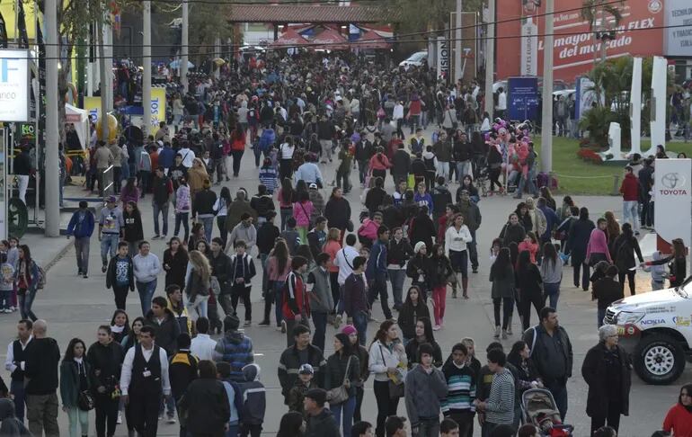 Casi 40 mil personas fueron la Expo el sábado - Nacionales - ABC Color