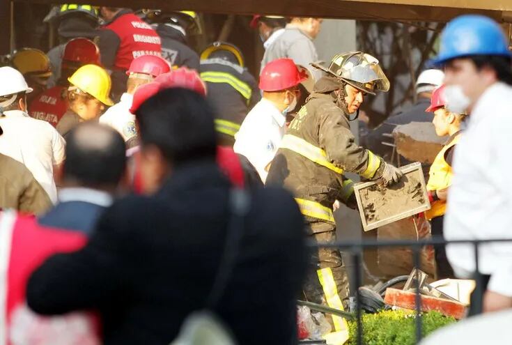 Explosión en sede de Pemex deja 15 muertos y 100 heridos - Mundo - ABC ...