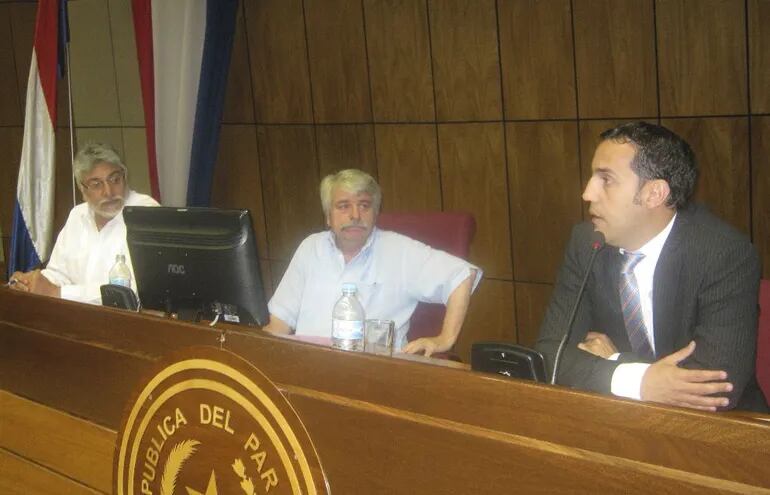 Titular de Setama critica a comunas por dar a líneas permisos “sine die ...