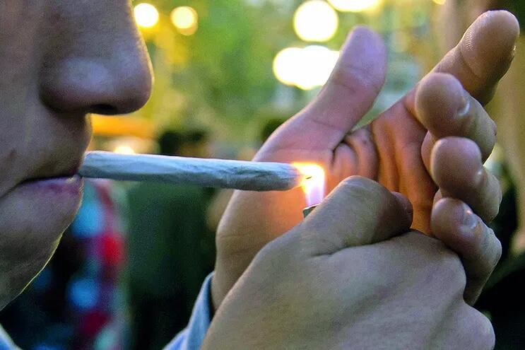 Fumar marihuana - Nosotras Revista - ABC Color