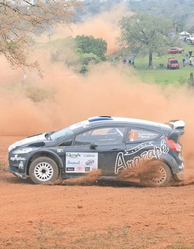 Domínguez fue el gran dominador de la carrera - Motor - ABC Color