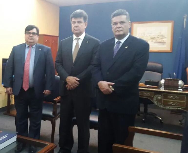 Llaman al diálogo entre colorados y liberales - Nacionales - ABC Color