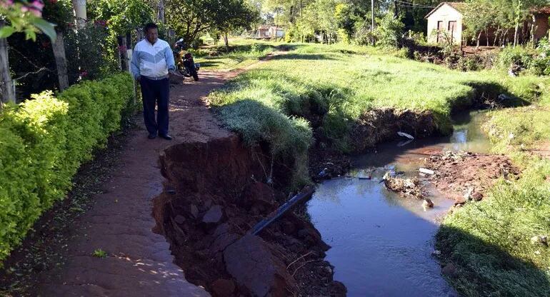 Zanja en barrio ignaciano - Gaceta del Sur - ABC Color