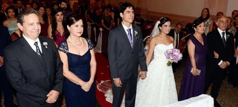 Nancy Elías y Sebastián Arze contrajeron nupcias - Sociales - ABC Color