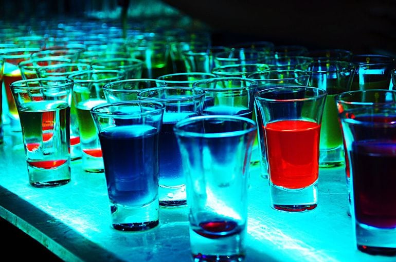 Viernes de shots y fiesta en Coyote - - ABC Color