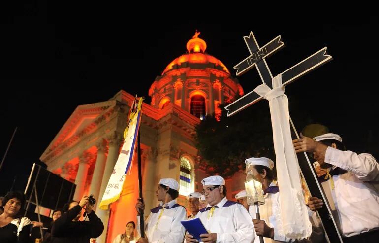 Kurusu ára La tradición que revivió en Palma - Artes y Espectáculos ...