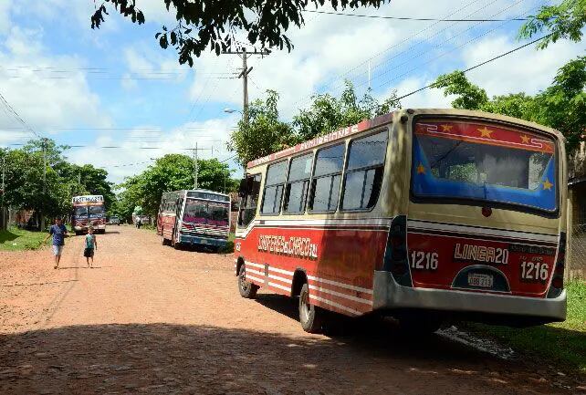 La Línea 20 utiliza calle de Luque como parada - Interior - ABC Color