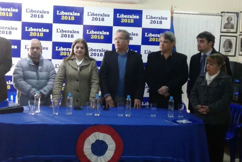 Liberales se presentan divididos para el Senado - Política - ABC Color