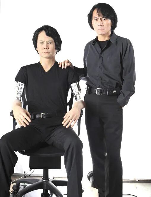 Con aspecto humano - Mundo Digital - ABC Color