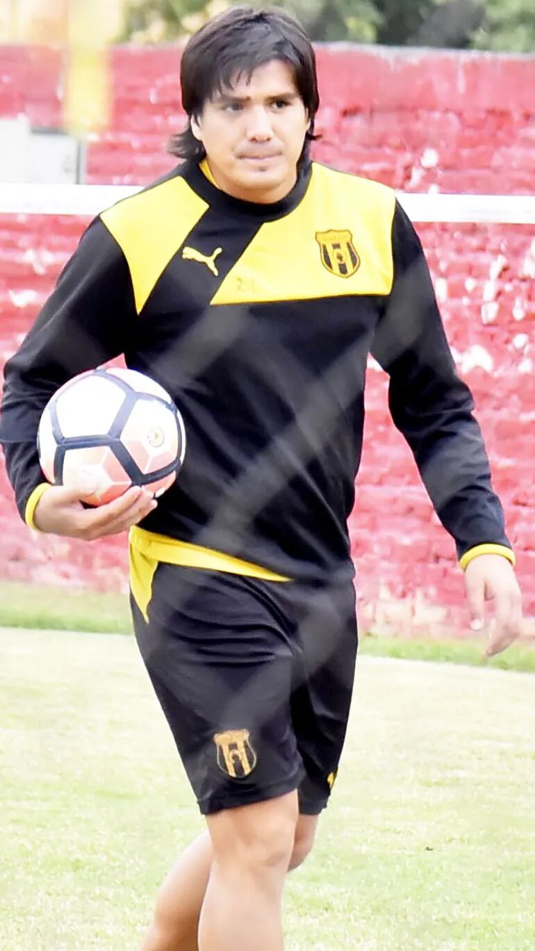 Se hace difícil venida de Clemente Rodríguez - Deportes - ABC Color