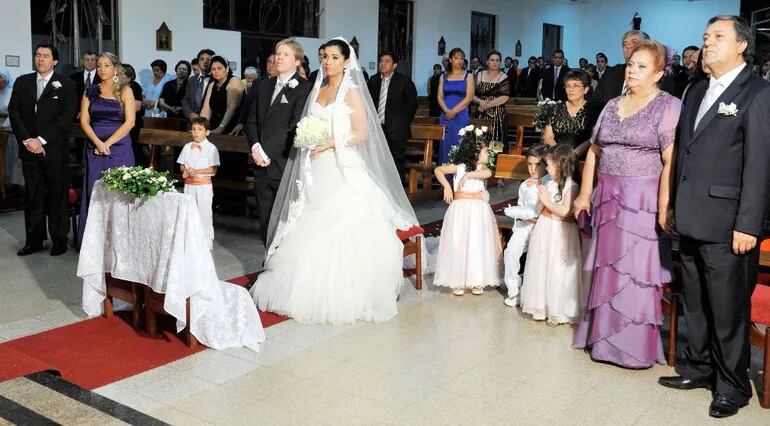 Soledad Álvarez Núñez y Efraín Bordón - Sociales - ABC Color