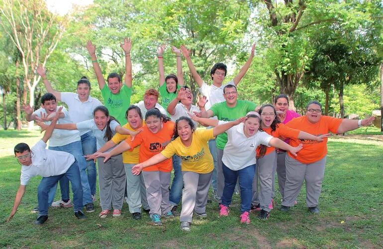 Denide, cinco décadas - ABC Revista - ABC Color