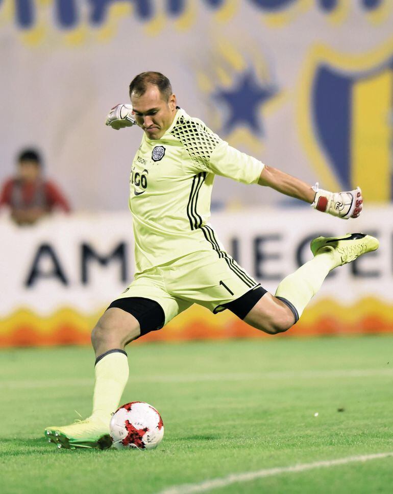 Daniel Azcona fue convocado por Ecuador - Fútbol - ABC Color