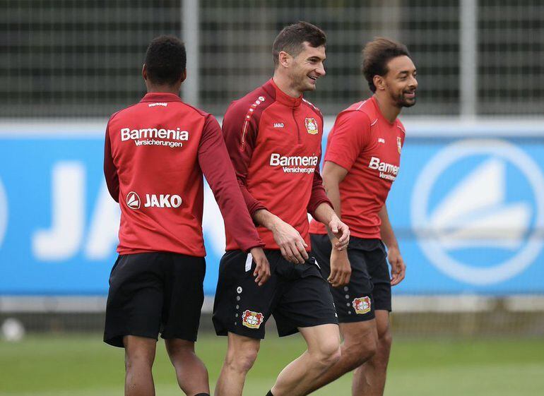 River Plate considera “ilegal” fichaje de Alario - Fútbol - ABC Color