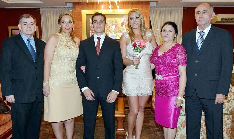 Gabriela Mena y Christian Machuca Escauriza - Sociales - ABC Color