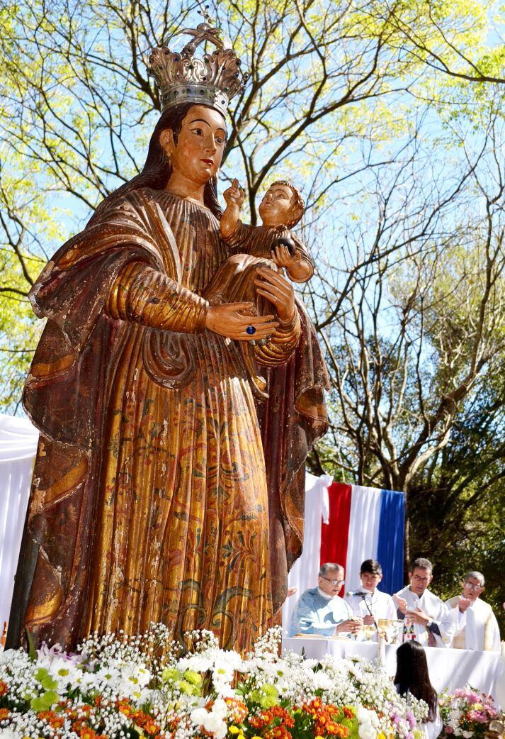 Fiesta en Santa María de Fe - Interior - ABC Color