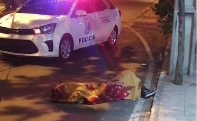 Matan de una puñalada a nativo cerca de la EBA y detienen a menor de ...