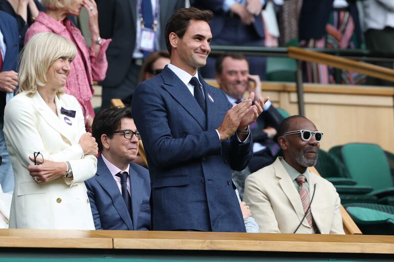 ¡Roger Federer regresó a Wimbledon y se llevó todos los flashes ...