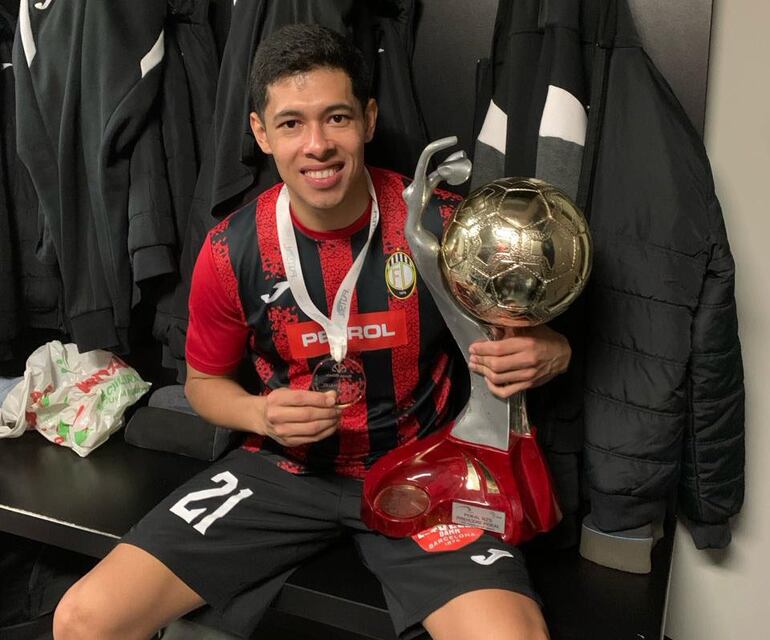 El jugador paraguayo Javier “Kuko” Salas consiguió el título en la Copa ...
