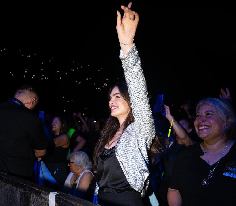 ¡Mirá a Nadia Ferreira disfrutando en primerísima fila el show de Marc Anthony en Buenos Aires ...