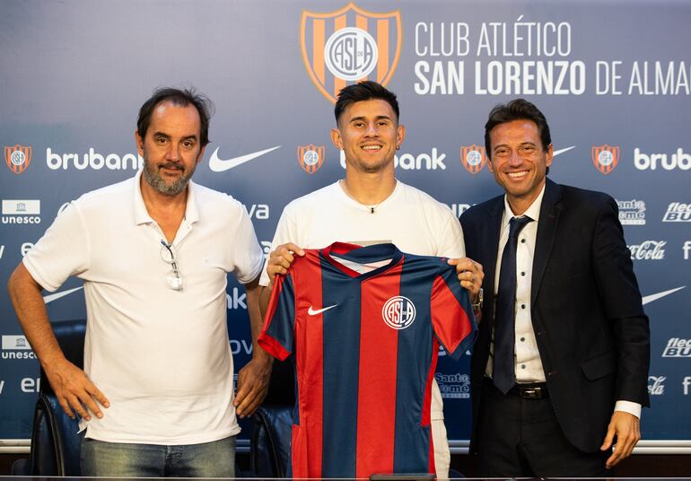 Adam Bareiro renovó con San Lorenzo hasta diciembre de 2025 - Fútbol Internacional - ABC Color