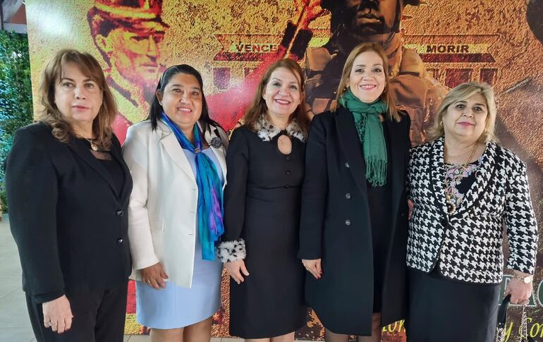 Distinguido brindis en el quincho Concordia - Sociales - ABC Color