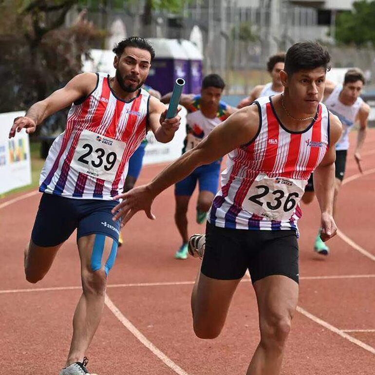 El equipo de relevo 4x100 conquistó la medalla de plata en Chile ...