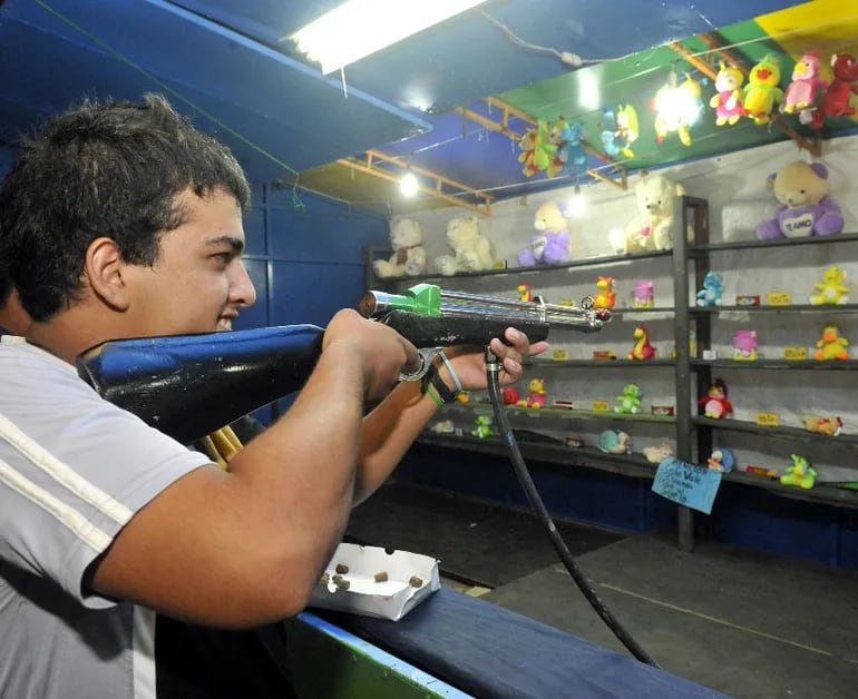 Tiro al blanco, juego preferido de los jóvenes - Locales - ABC Color