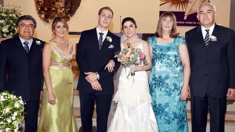 Iris Acosta Garay y Marcos Ávalos Janzen - Sociales - ABC Color